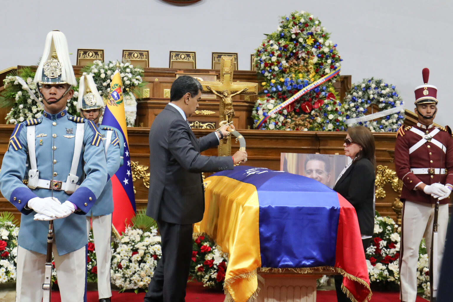 Legado de Isaías Rodríguez fue honrado con el Sable Victorioso de la ...