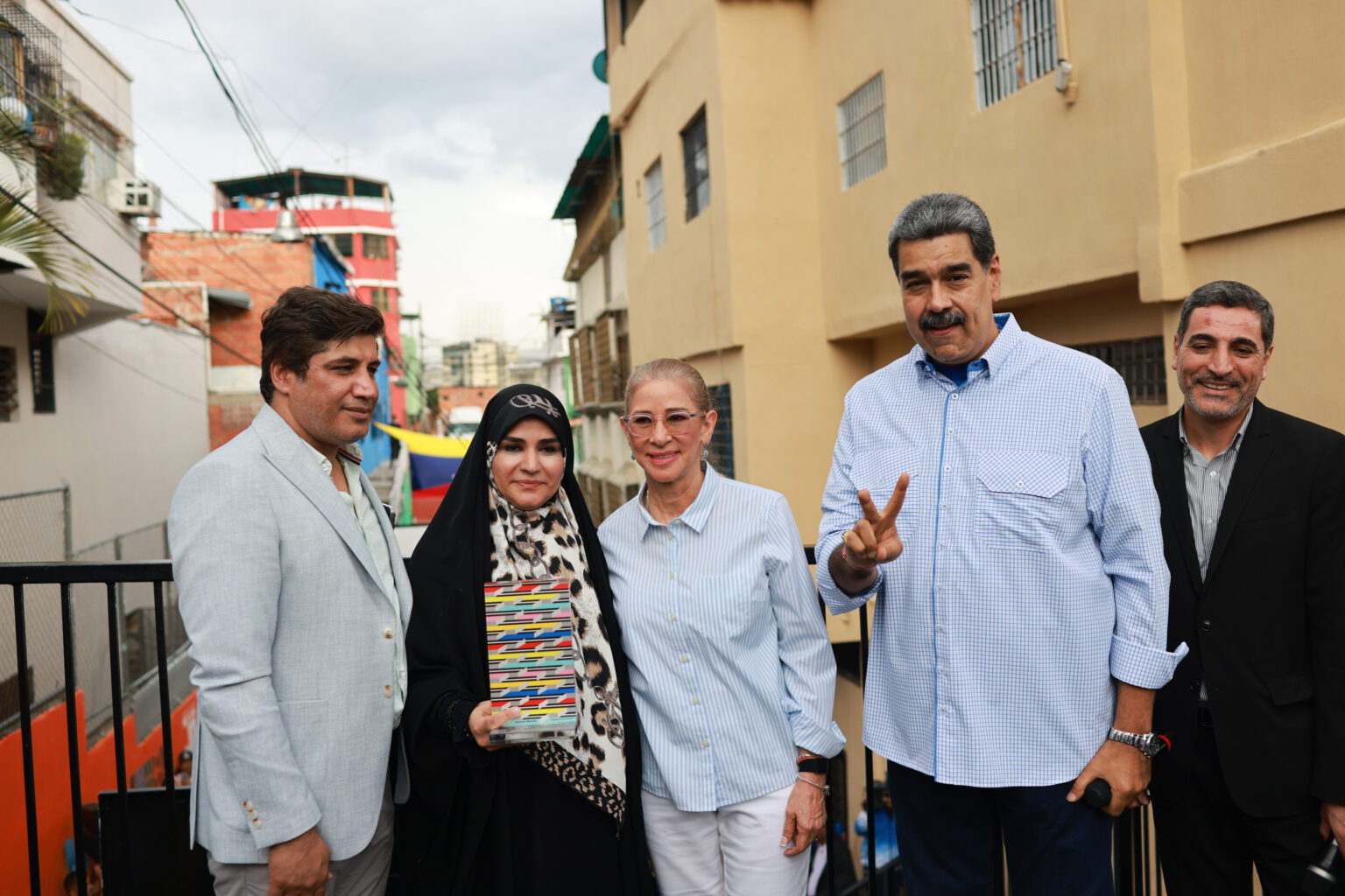 Entregado oficialmente Premio Nacional «Simón Bolívar» a periodista ...